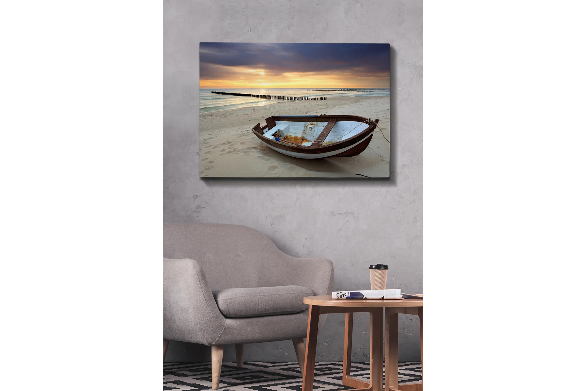 Canvastavla 70x100 cm - Gammal båt på en strand vid solnedgången Brun ...