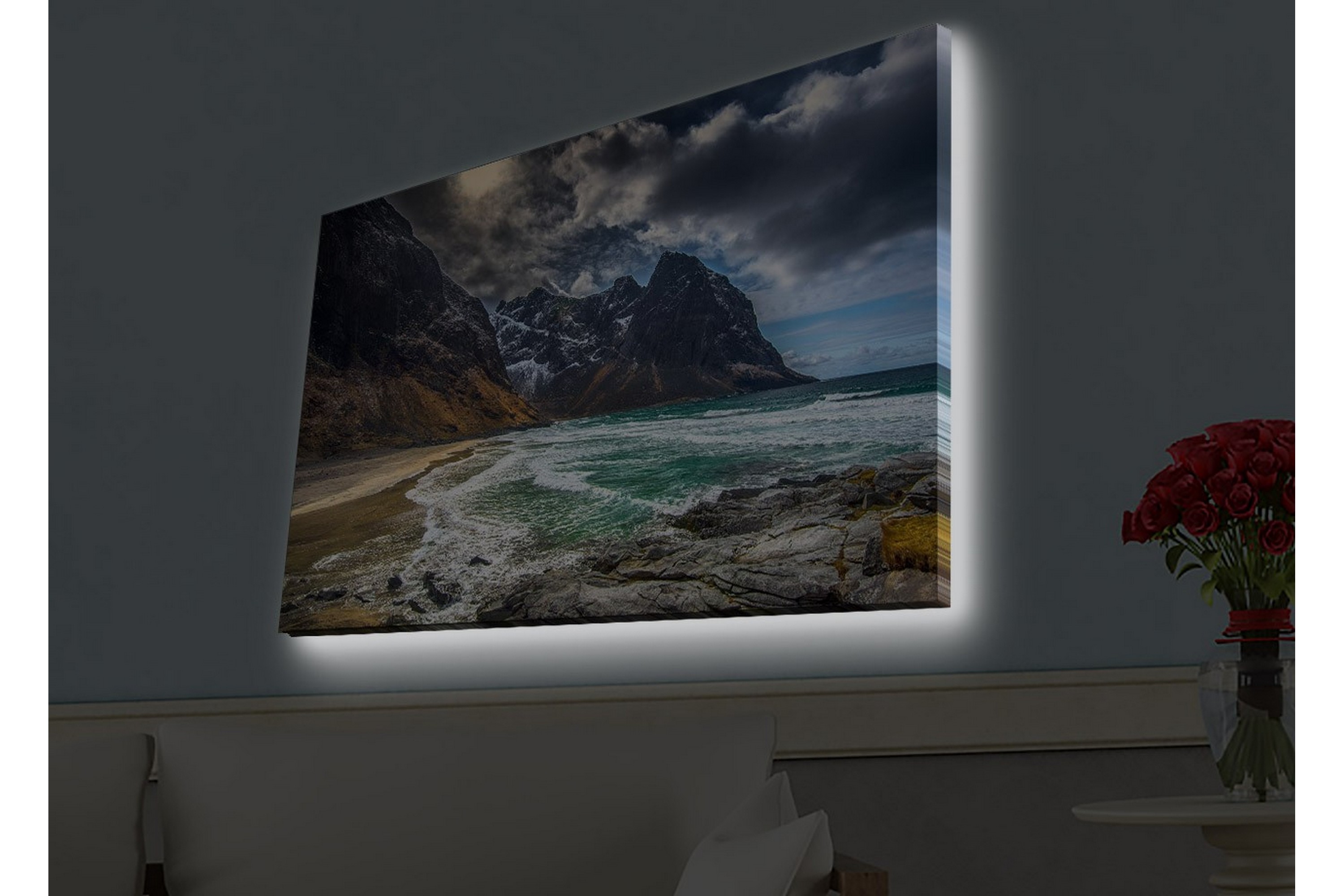 Canvastavla med LED-belysning - Dramatiska berg med snö och en turkos ...