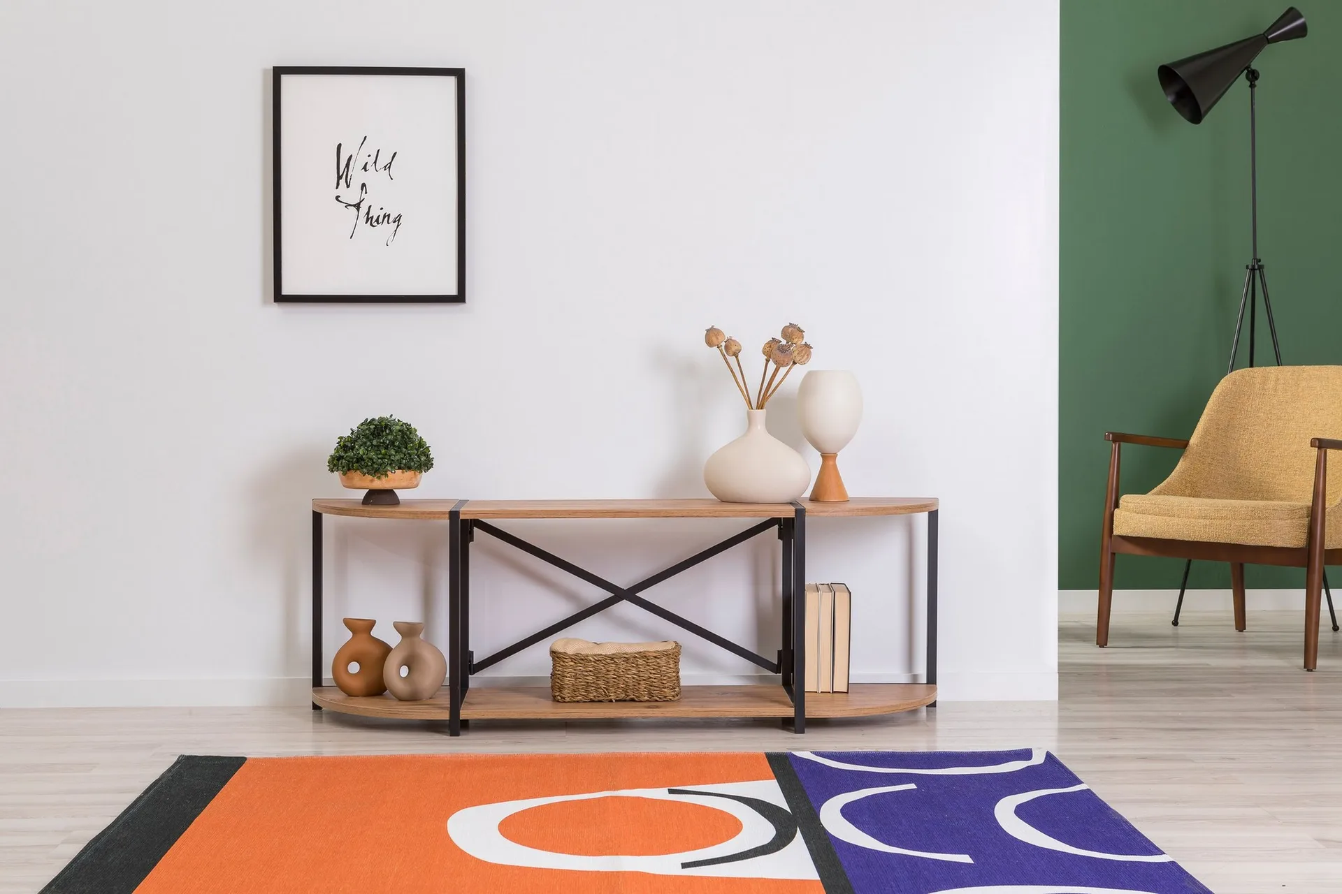 Debesis Tv-bänk 138 cm Brun/Svart - Möbler - Trademax
