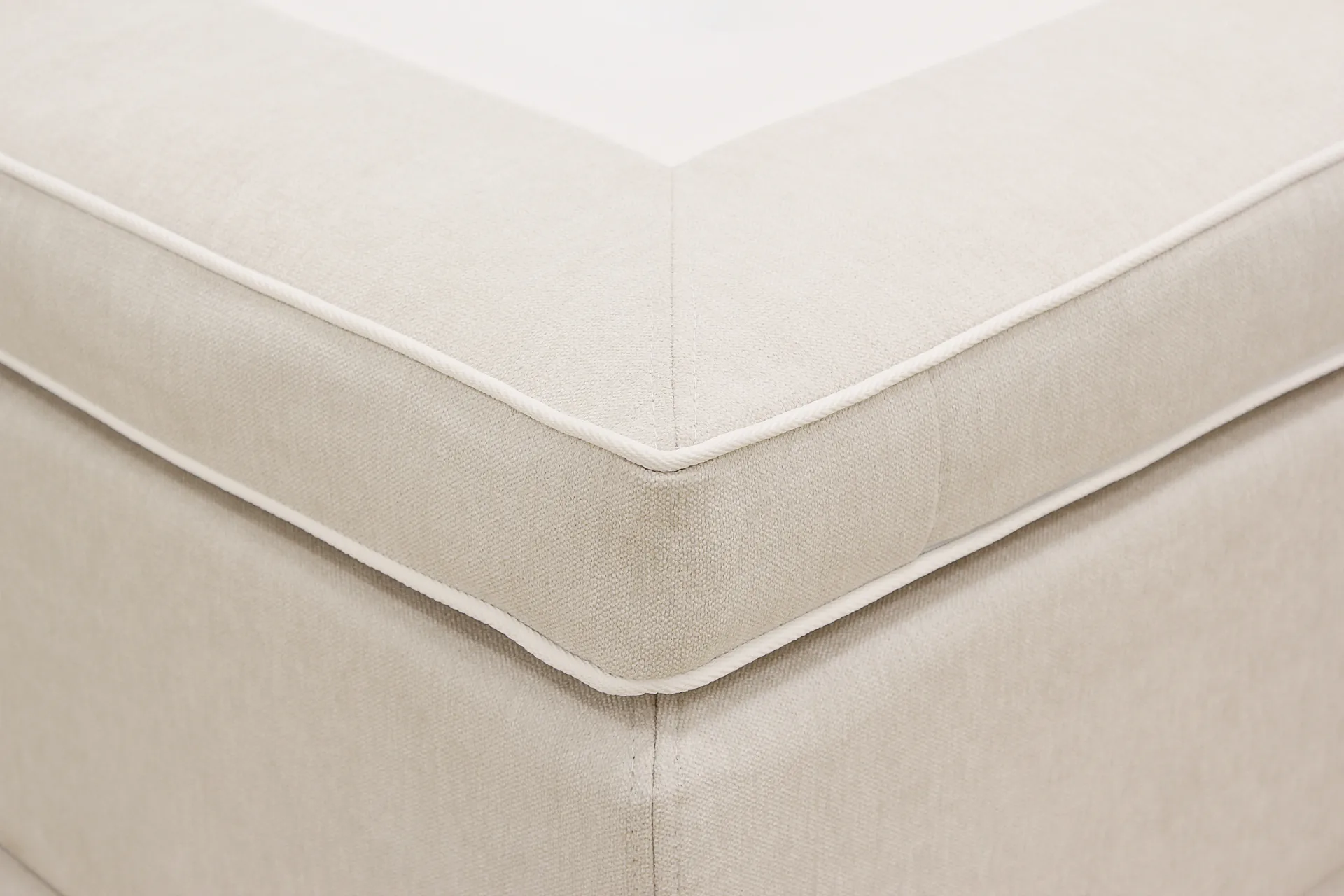 Berg & Strand Hilton Premium Kontinentalsäng 180x200 cm Ljusbeige Tyg ...
