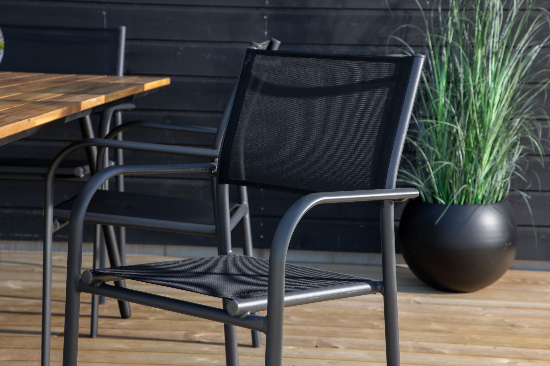 Venture Home Chan Matgrupp 200cm + 6 Santorini Karmstolar Svart/brun ...